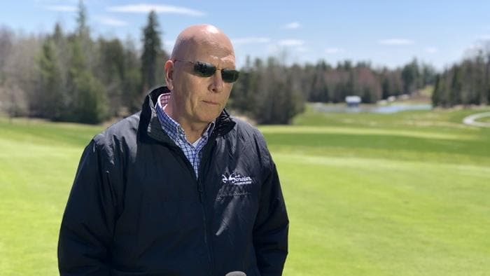 Un retour attendu sur les verts de golf et les courts de tennis en ...