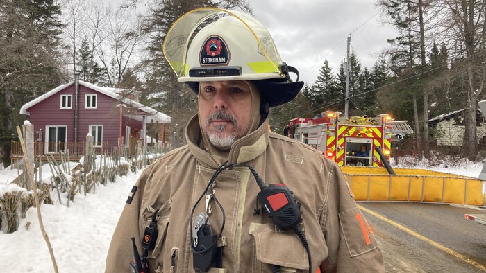 Un homme meurt dans un incendie à Stoneham | Radio-Canada