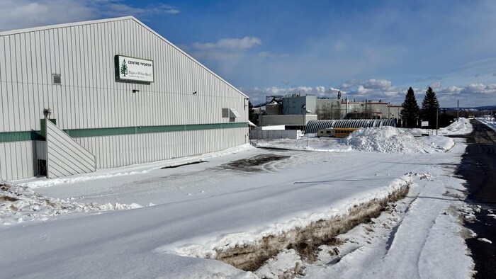 Faillite de F.F. Soucy : Rivière-du-Loup achètera le gymnase | Radio-Canada