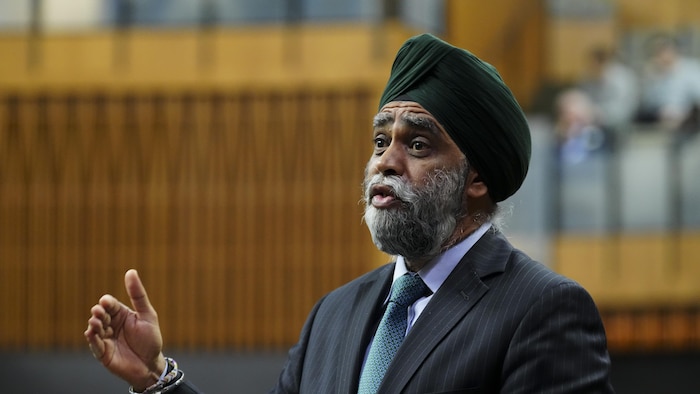 Évacuation d’Afghans : le bureau de Harjit Sajjan invoque la ...