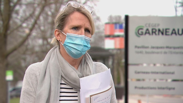 Sit-in devant le Cégep Garneau pour faire annuler des examens en ...