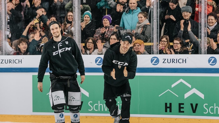 Le HC Ajoie et ses hockeyeurs québécois champions de la Coupe de Suisse ...
