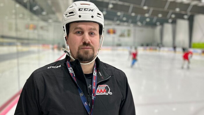 Hockey : un joueur de 14 ans se remet d’une grave blessure au poignet ...