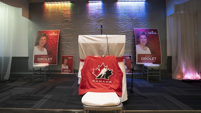 Du hockey au Parlement : une passe sur la palette | Radio-Canada