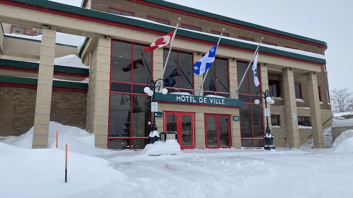 Rouyn-Noranda réclame que Québec simplifie le processus pour construire ...