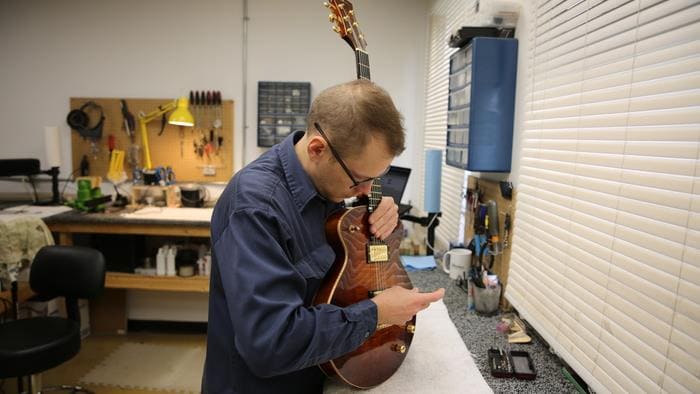 Luthier : « il y a un sérieux problème d’offre » | Radio-Canada