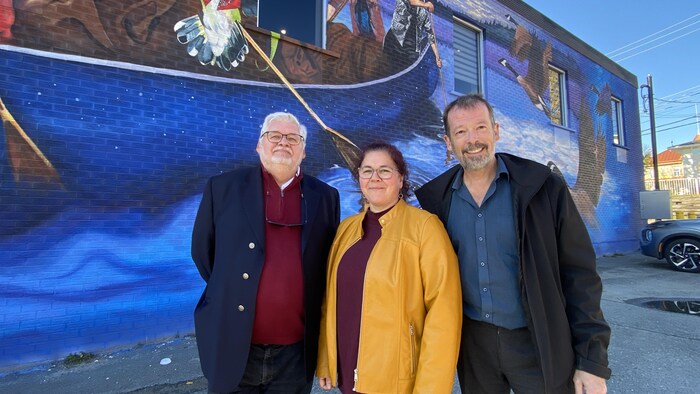 Amos inaugure sa première murale permanente au centre-ville | Radio-Canada