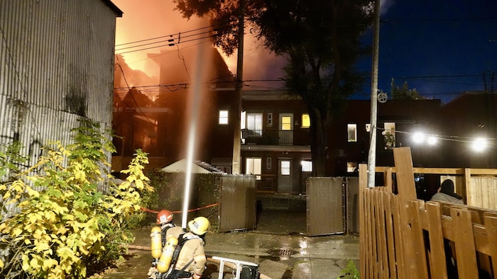 Incendie dans un immeuble résidentiel de l’arrondissement du Sud-Ouest | Radio-Canada