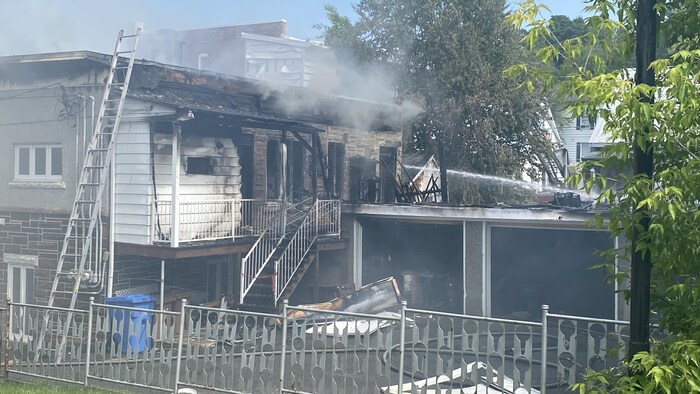 Un immeuble à logements a brûlé à Shawinigan | Radio-Canada
