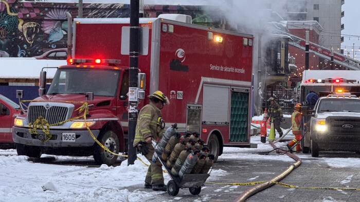 La police de Gatineau enquêtera sur l’incendie de la rue Laval | Radio ...