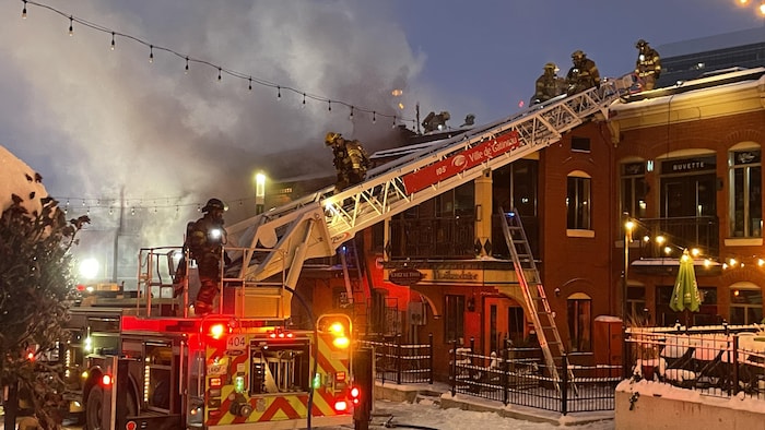 La police de Gatineau enquêtera sur l’incendie de la rue Laval | Radio ...