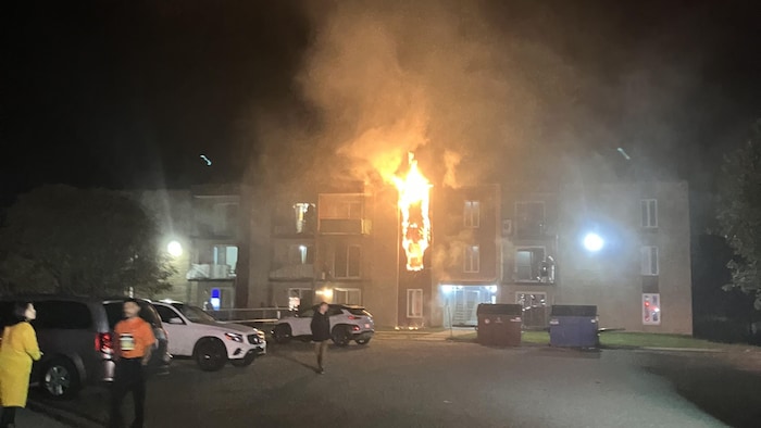 Incendie mortel à Sept-Îles dans un immeuble résidentiel | Radio-Canada