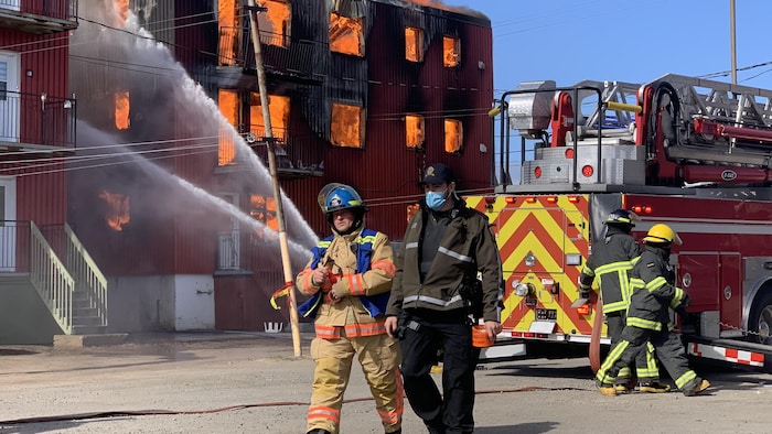 Un incendie fait neuf sinistrés à Sept-Îles | Radio-Canada