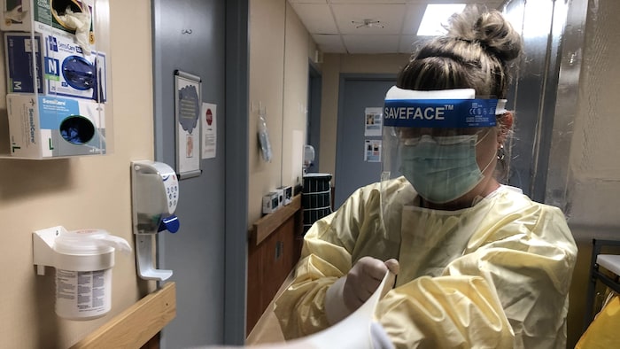 Incursion dans la zone chaude de l'hôpital de Chandler | Radio-Canada