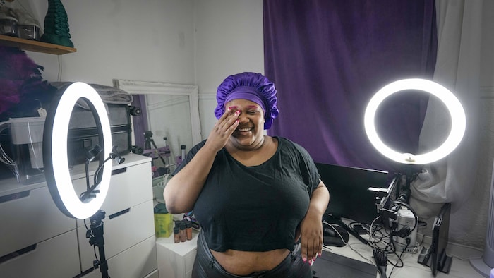 #Épuisés, les influenceurs quittent les réseaux sociaux | Radio-Canada