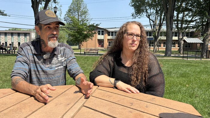 Des déplacements d’itinérants forcés par un manque de services | Radio ...