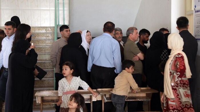 Irak: le premier ministre sortant revendique la victoire aux ...