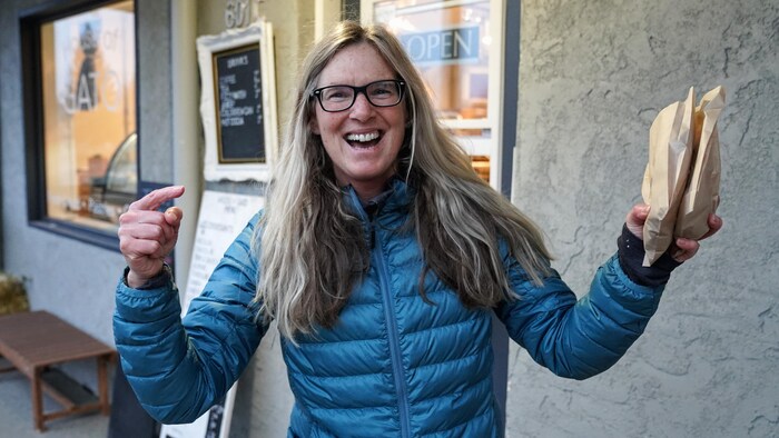 La révolution des petits croissants francophones à Fernie | Radio-Canada