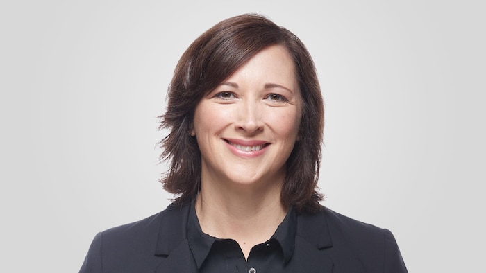 Menacée, la députée caquiste Isabelle Lecours ferme son bureau | Radio ...