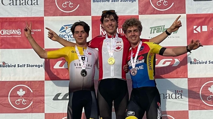 Jacob Roy sacré double champion canadien de vélo de montagne | Radio-Canada