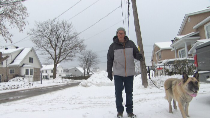 Les piétons de Gatineau encore découragés devant les trottoirs glacés ...