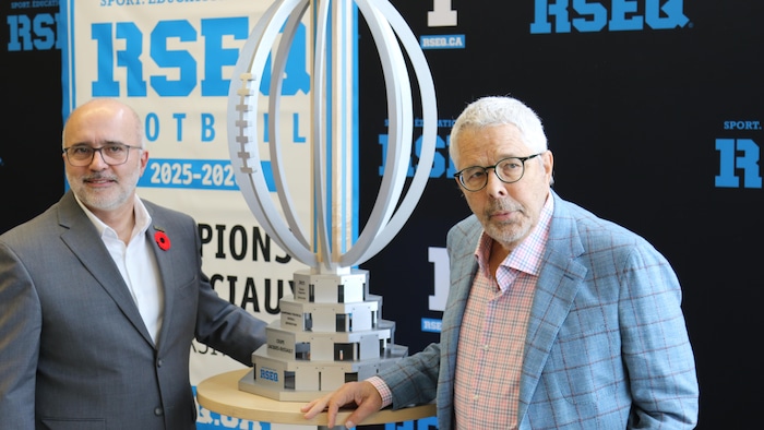 La nouvelle coupe Jacques-Dussault dévoilée | Radio-Canada