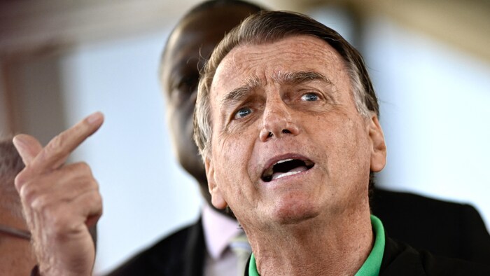 Des milliers de partisans de Bolsonaro manifestent avant le verdict de ...