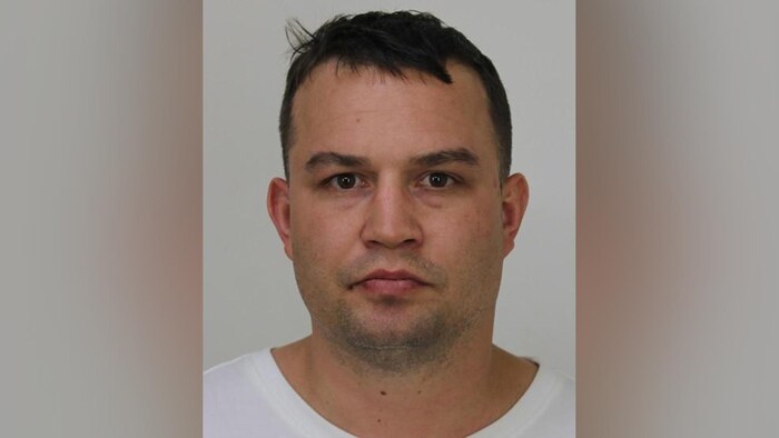 Le « Prévenu non identifié » finalement coupable de fraude | Radio-Canada
