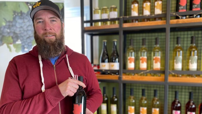 De petits producteurs de vin de l’est ontarien veulent revoir le ...
