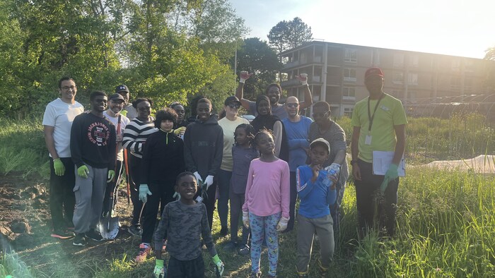 Des immigrants qui jardinent pour prendre racine en Acadie | Radio-Canada