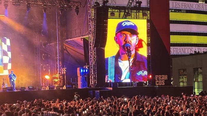 Jay Scøtt vole la vedette en ouverture des Francos | Radio-Canada
