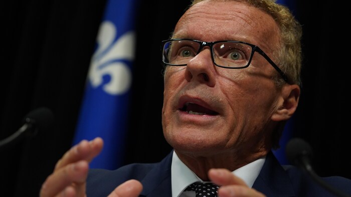 « S'il vous plaît, allez faire du bénévolat », dit Legault | Radio-Canada