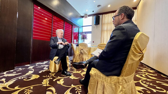 Jean Charest et la santé : plus d’argent et plus de privé | Radio-Canada