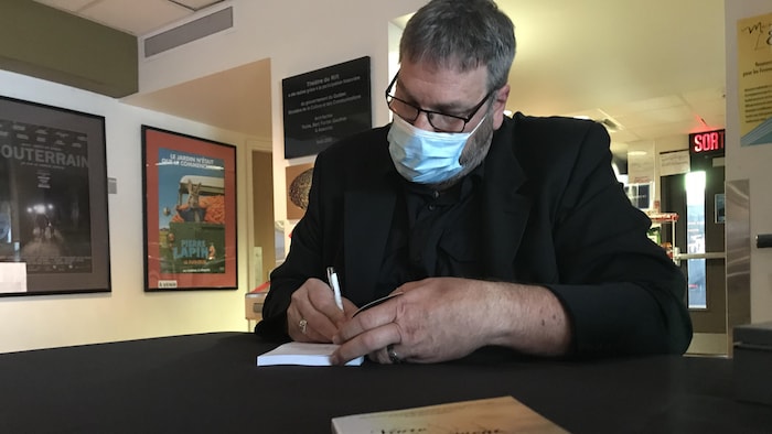 Mission tournesol : un roman et une campagne de financement | Radio-Canada