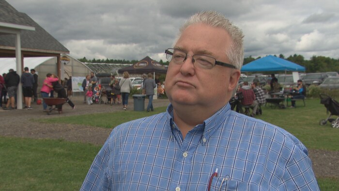 Gatineau songe à interdire le glyphosate sur son territoire | Radio-Canada