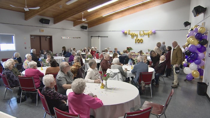 Gravelbourg honore la centenaire Jeanne Allard | Radio-Canada