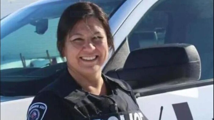 Une policière perd la vie après la décharge d’un fusil de chasse ...