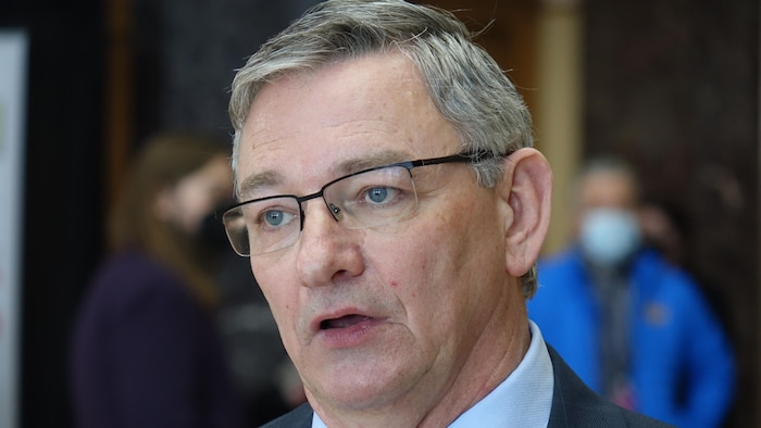 Recrutement en santé : Andrew Furey critiqué et félicité pour une ...