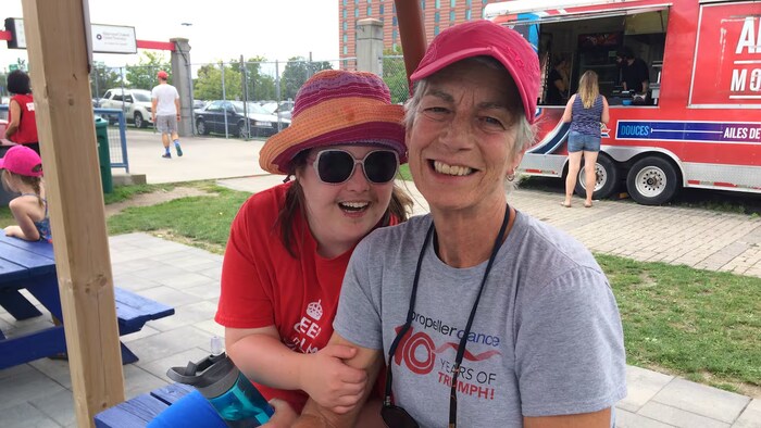 Une poète d’Ottawa acclamée pour ses vers sur sa fille atteinte de ...