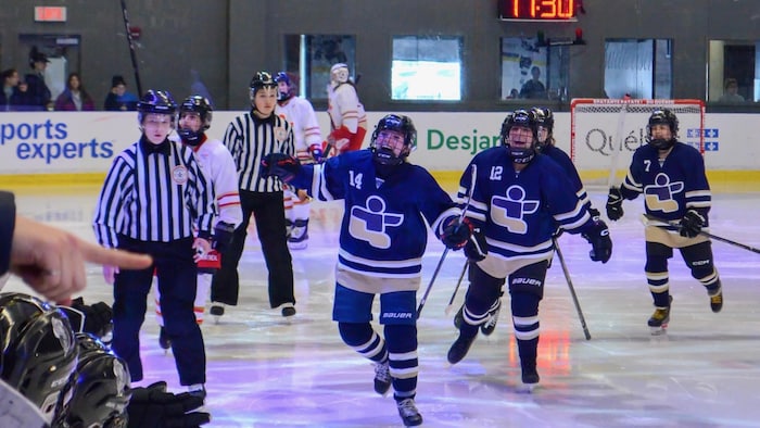 L’Outaouais demeure championne en hockey féminin aux Jeux du Québec ...