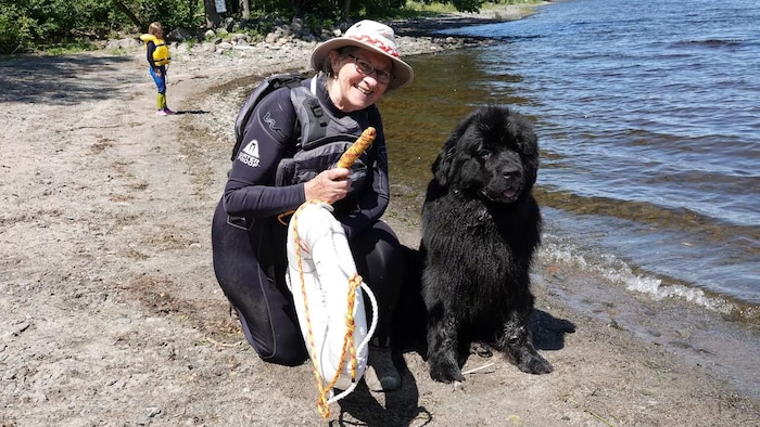 Des chiens dressés dans la rivière des Outaouais pour des sauvetages ...
