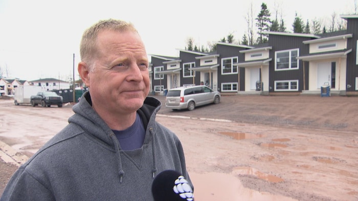 La construction au Nouveau-Brunswick ralentie par les hausses des taux ...