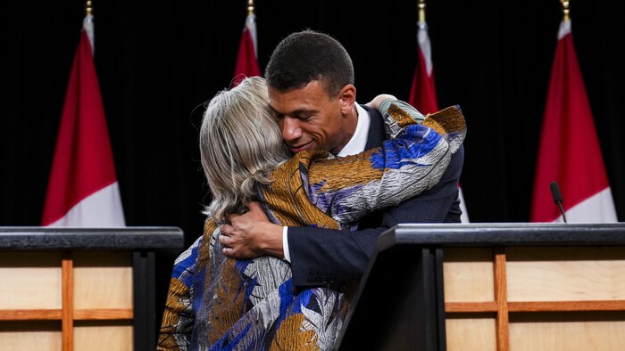 Le chef adjoint du Parti vert du Canada, Jonathan Pedneault ...