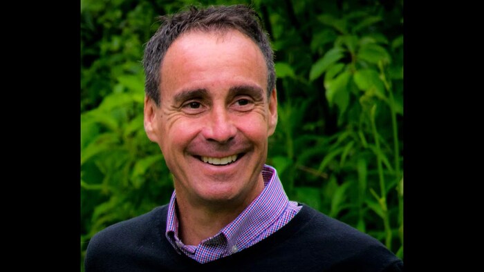 Un ex-conservateur veut affronter une animatrice chrétienne sous la ...