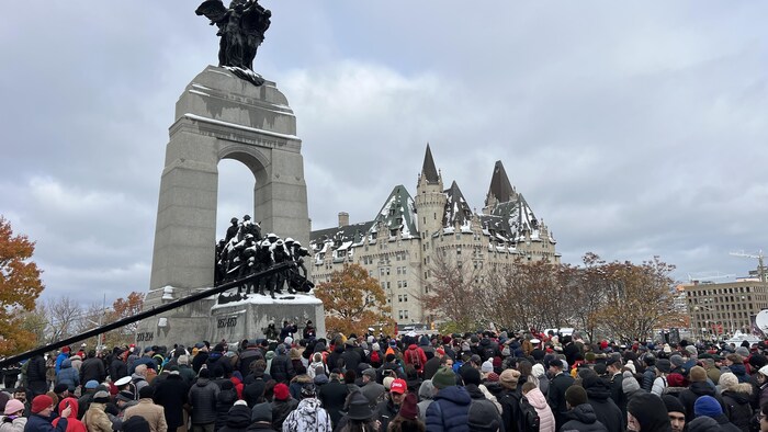 Le Canada célèbre le jour du Souvenir : les faits saillants ...