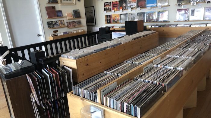 Ruée chez les magasins de disques à l’occasion de la Journée des ...