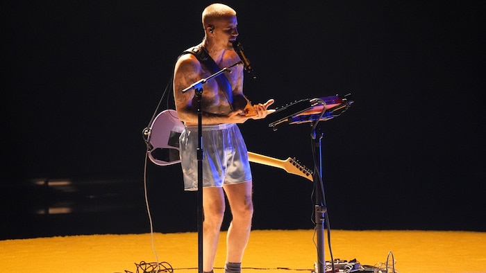 Justin Bieber fait son grand retour sur scène à Coachella | Radio-Canada