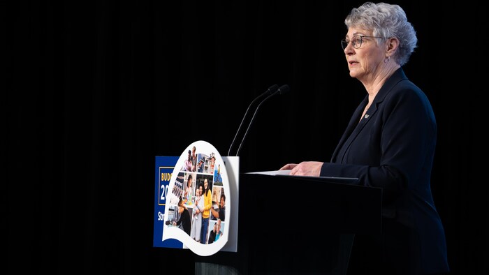 La Colombie-Britannique affiche un déficit de 5 milliards $ pour 2023 ...