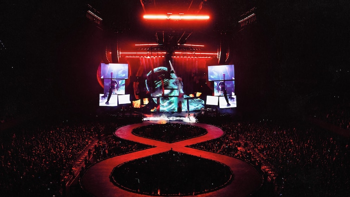 La tournée Lifetimes de Katy Perry : entre paillettes, confettis et ...