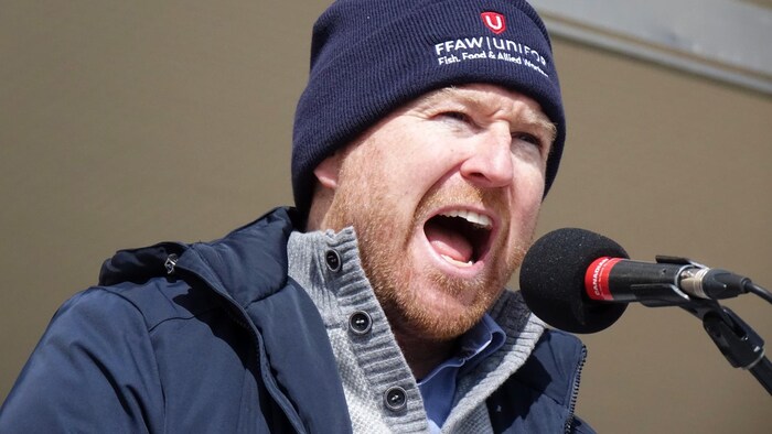 Le président du syndicat des pêcheurs de T.-N.-L. démissionne et nie un ...